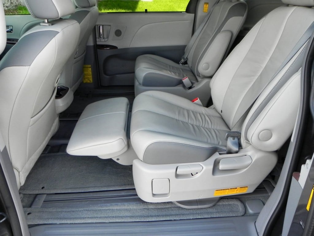 2014 Toyota Sienna takes family hauling seriously