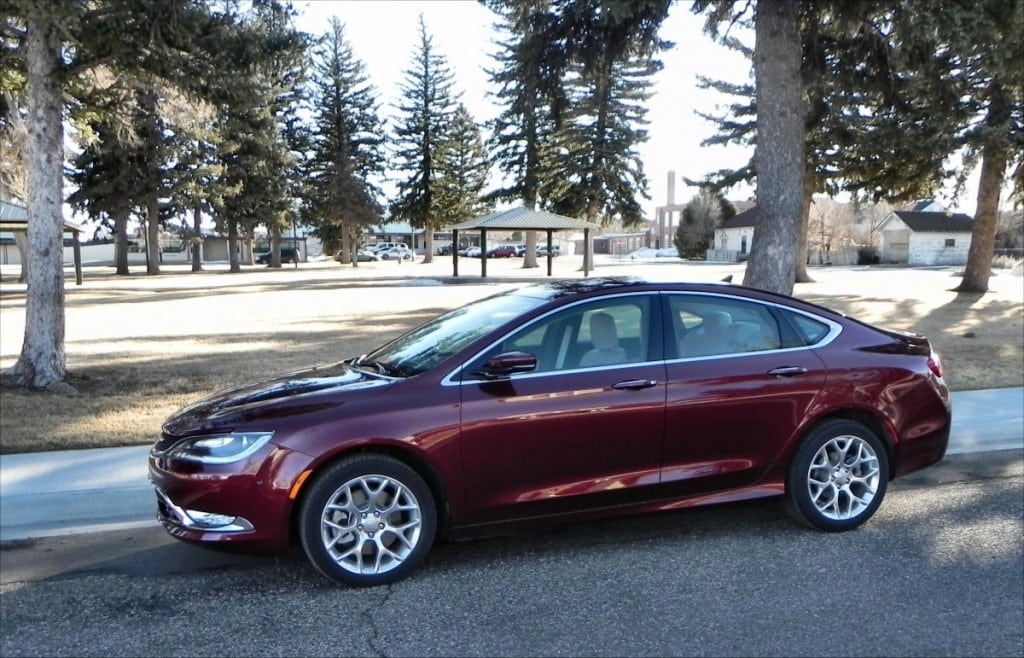 2015 Chrysler 200 is the New Benchmark in Midsize Sedans
