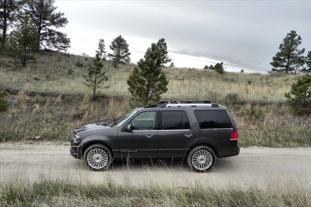 2015 Lincoln Navigator is Big Time Family and Toy Hauling - CarNewsCafe